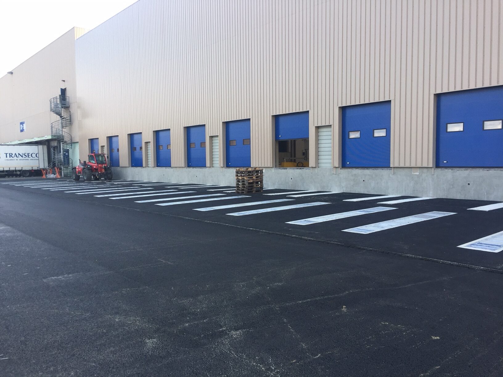 Hall Volare Essity – Gien – Atelier B2A